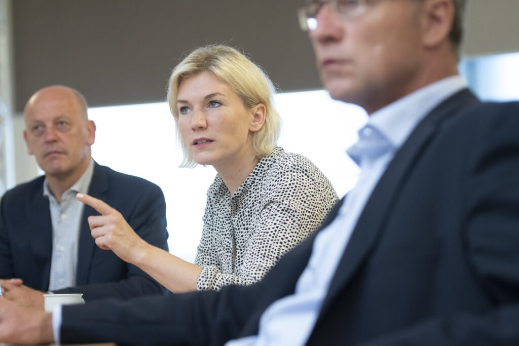 CDU-Bundestagskandidatin Anne König besucht ETV - etv-veredlung.de